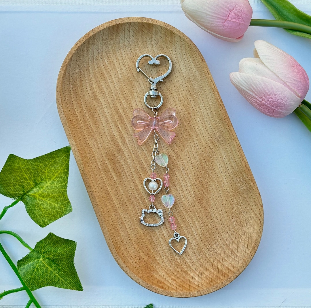 Hello Kitty Keychain |aesthetic | Handmade | Beaded Keychain | - Etsy