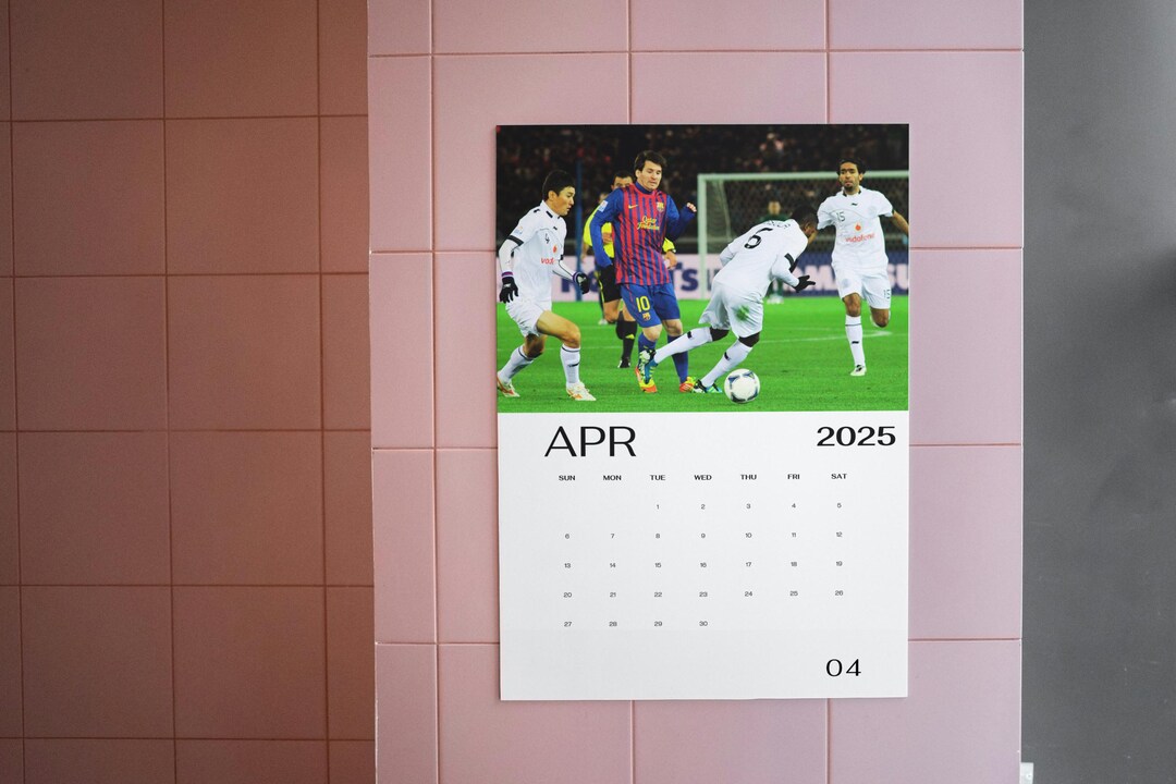 Lionel Messi 2025 Wall Calendar: Perfect Messi Gifts for Soccer Fans ...
