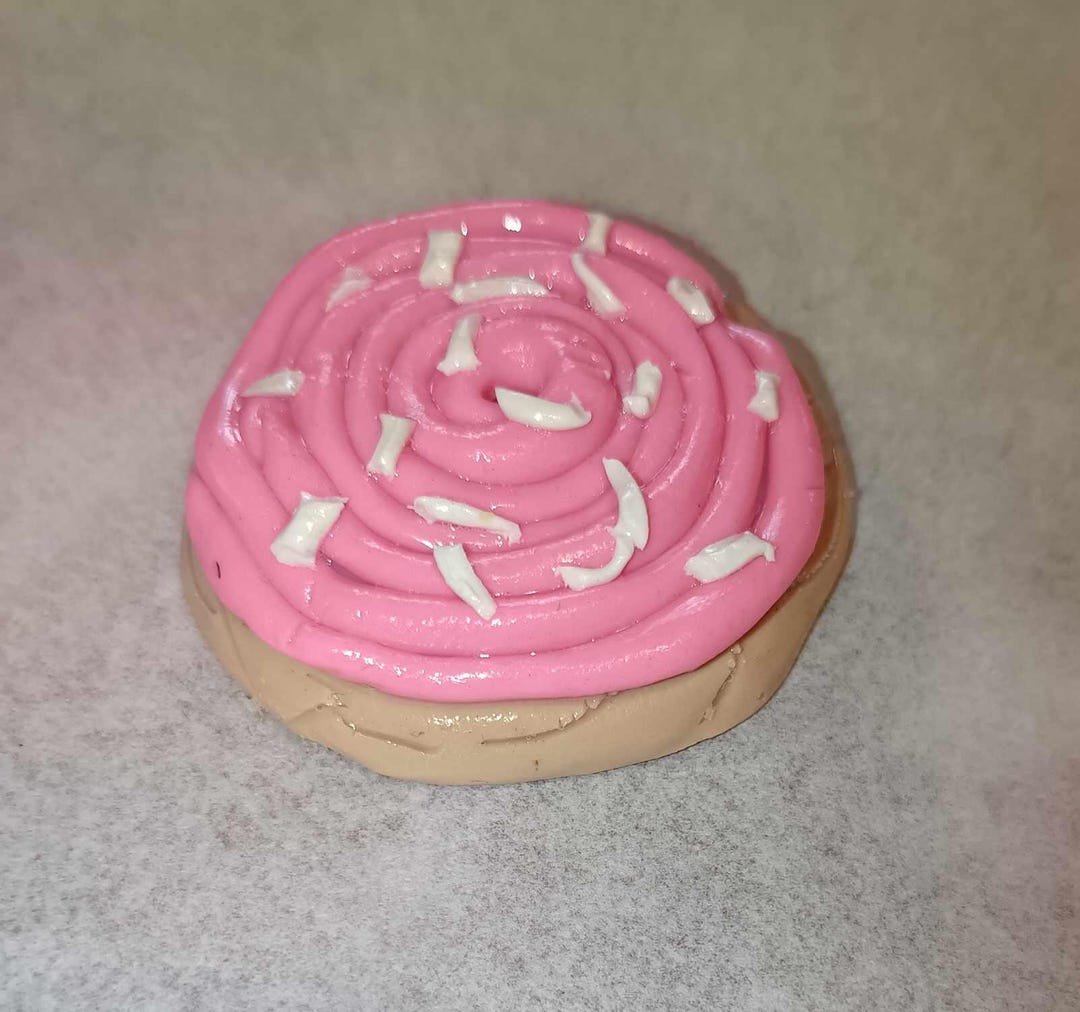 Crumbl Cookie Strawberry Cupcake Key Chain / Fridge Magnet, Handmade ...
