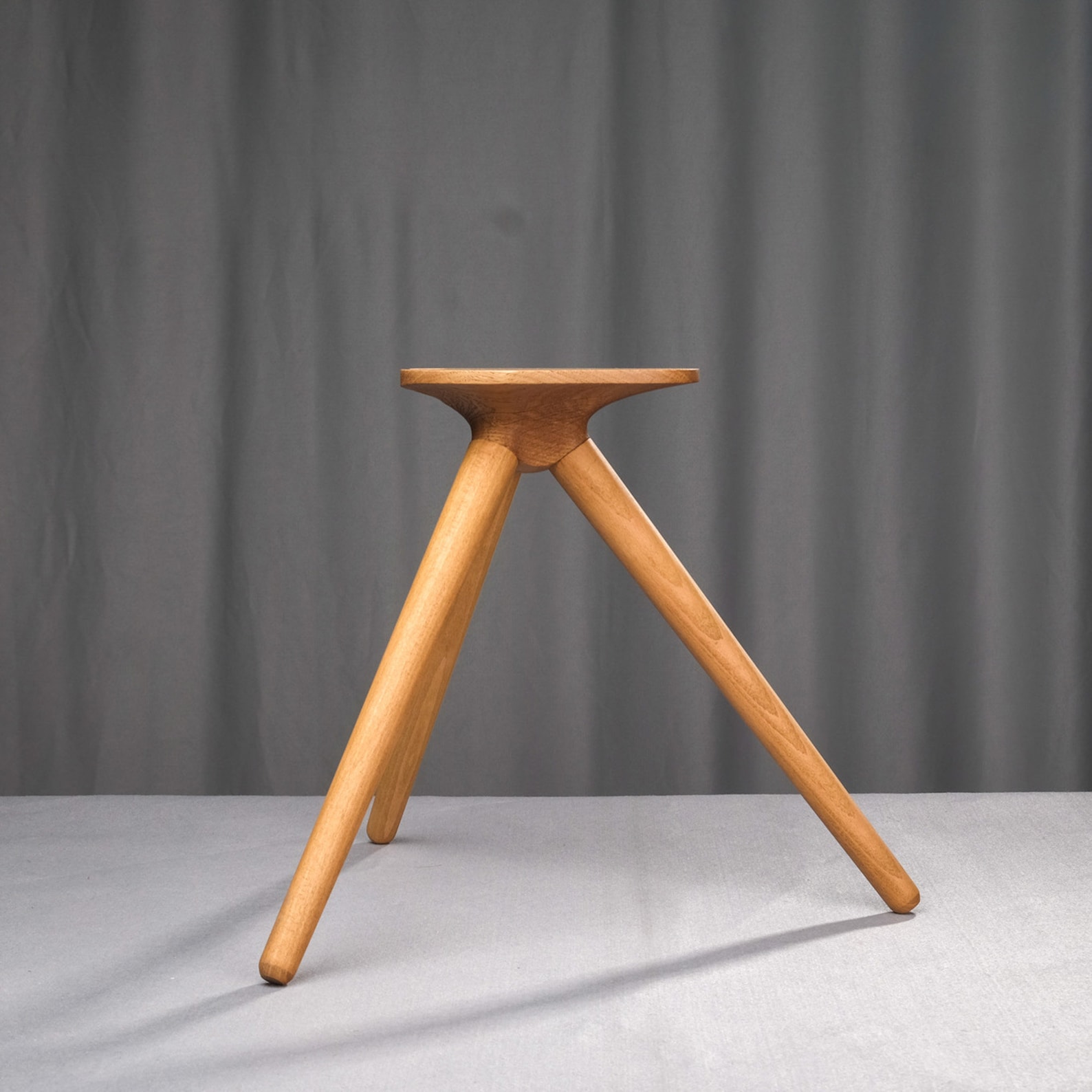 LOOMMA Premium Solid Wood Tripod Stand for Devialet Phantom Expertly ...