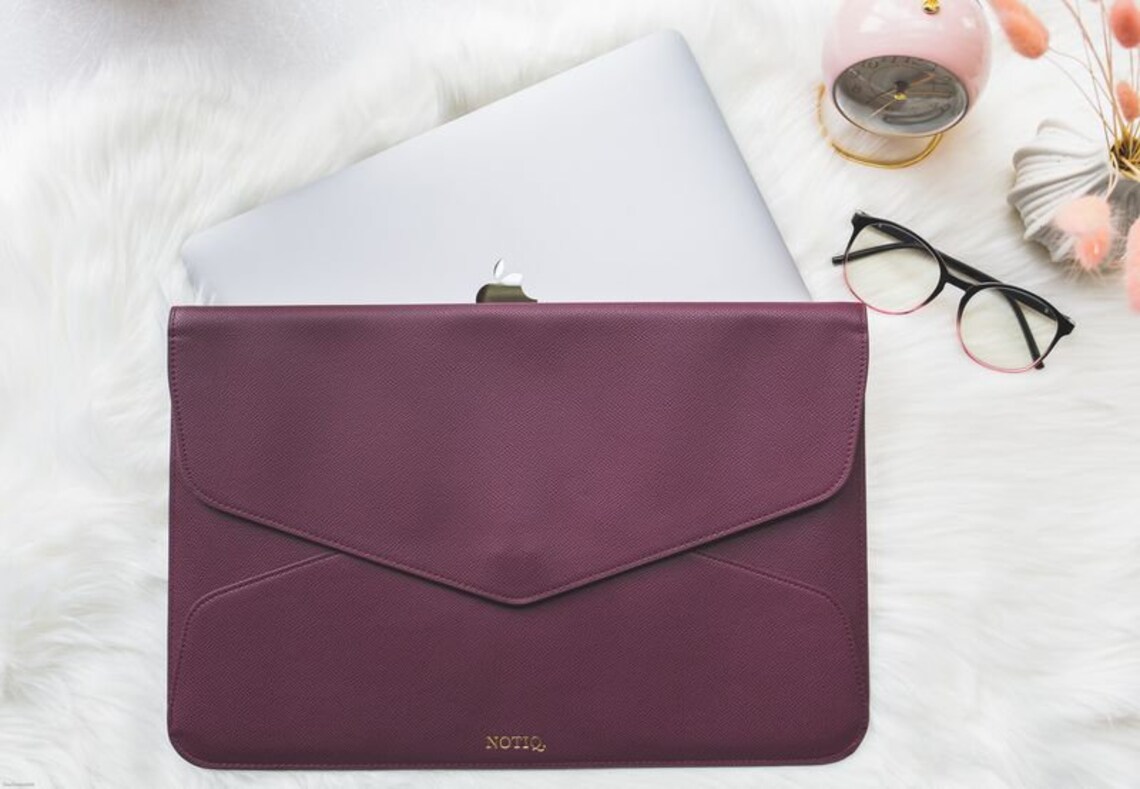 NOTIQ | Laptop Case Tech Clutch | Mulberry Pebble - Etsy