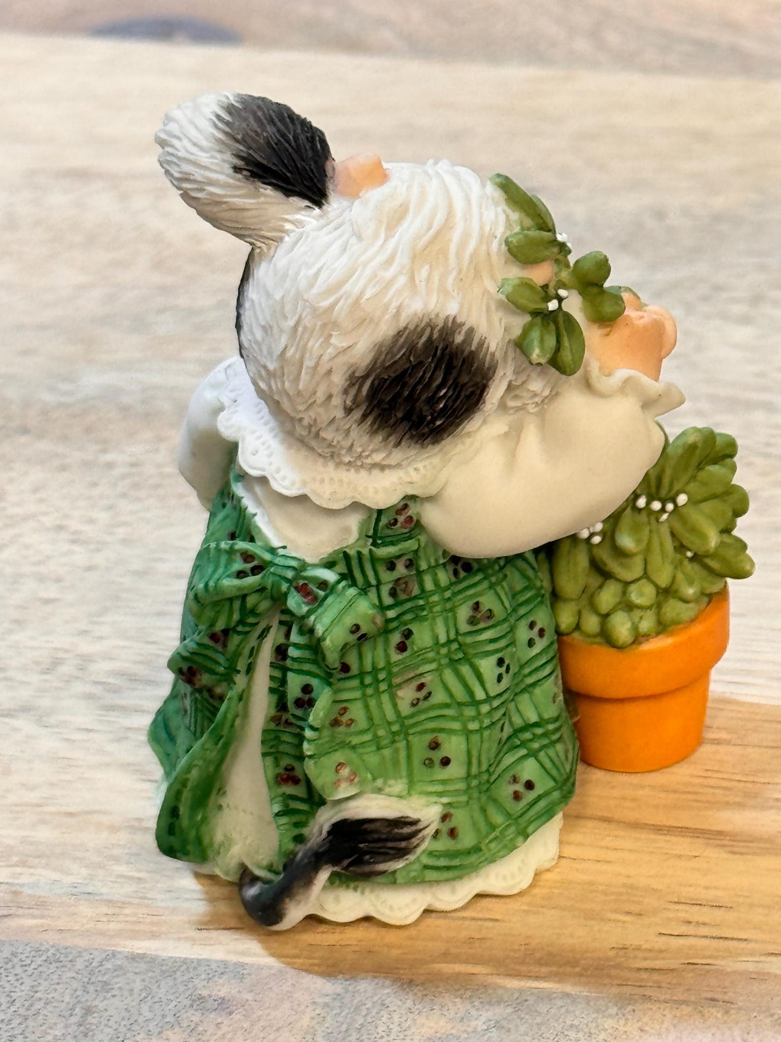 Vintage 1996 Enesco Mary Moo Moos December Kiss Moo 257575 ...