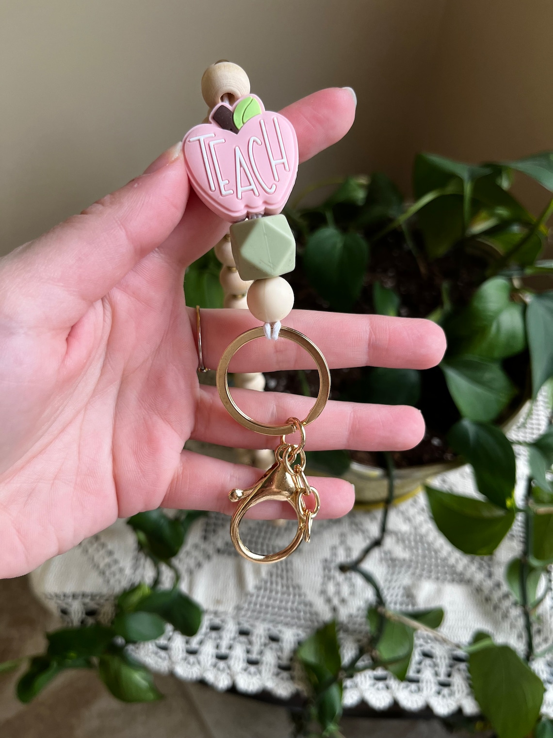 Teacher Lanyard, Wooden Bead Lanyard, Teacher Aesthetic, Lanyard, Apple ...