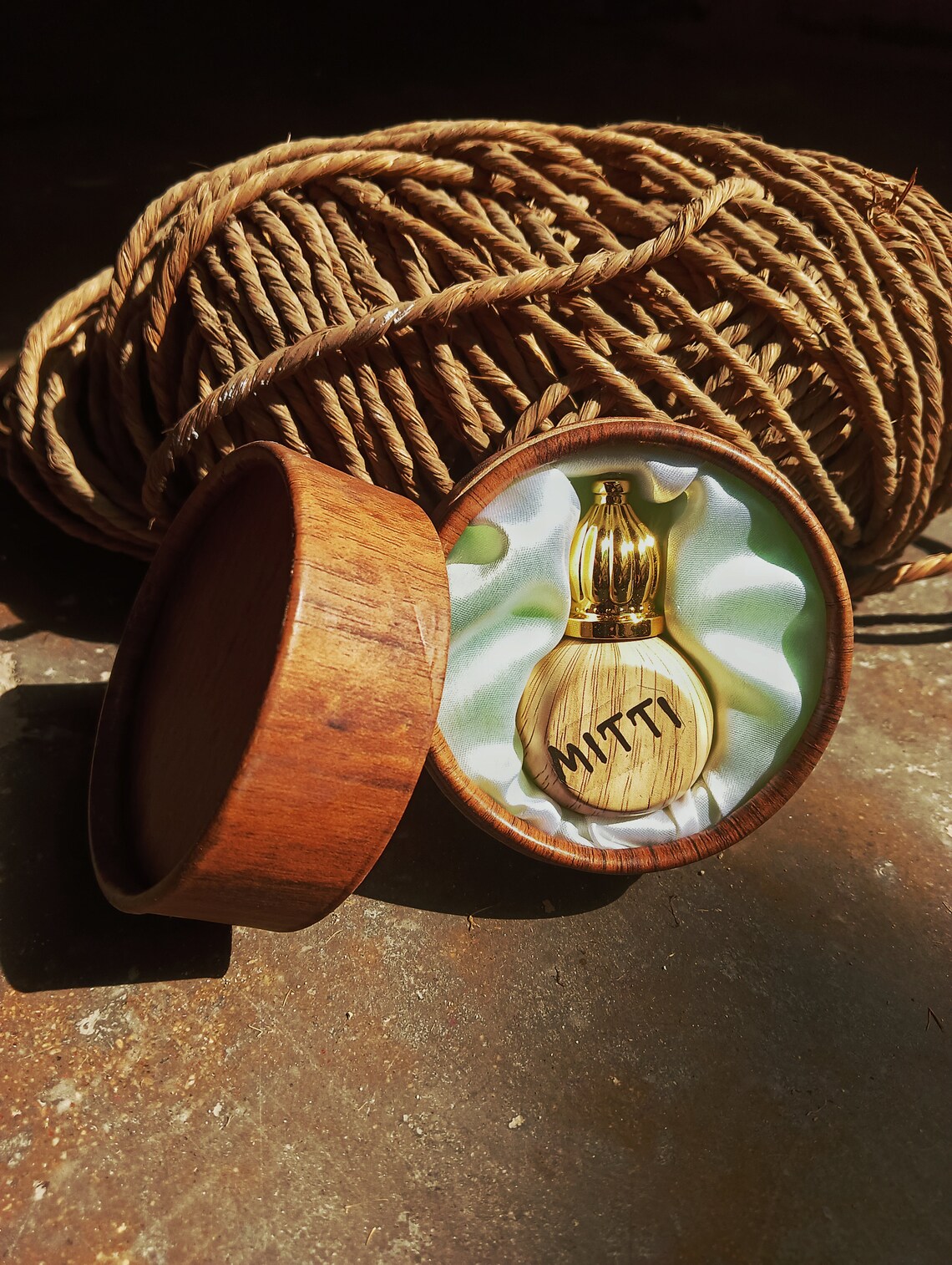 Attar Mitti, Natural Petrichor, Perfume Oil, Herbal, the Smell of Earth ...