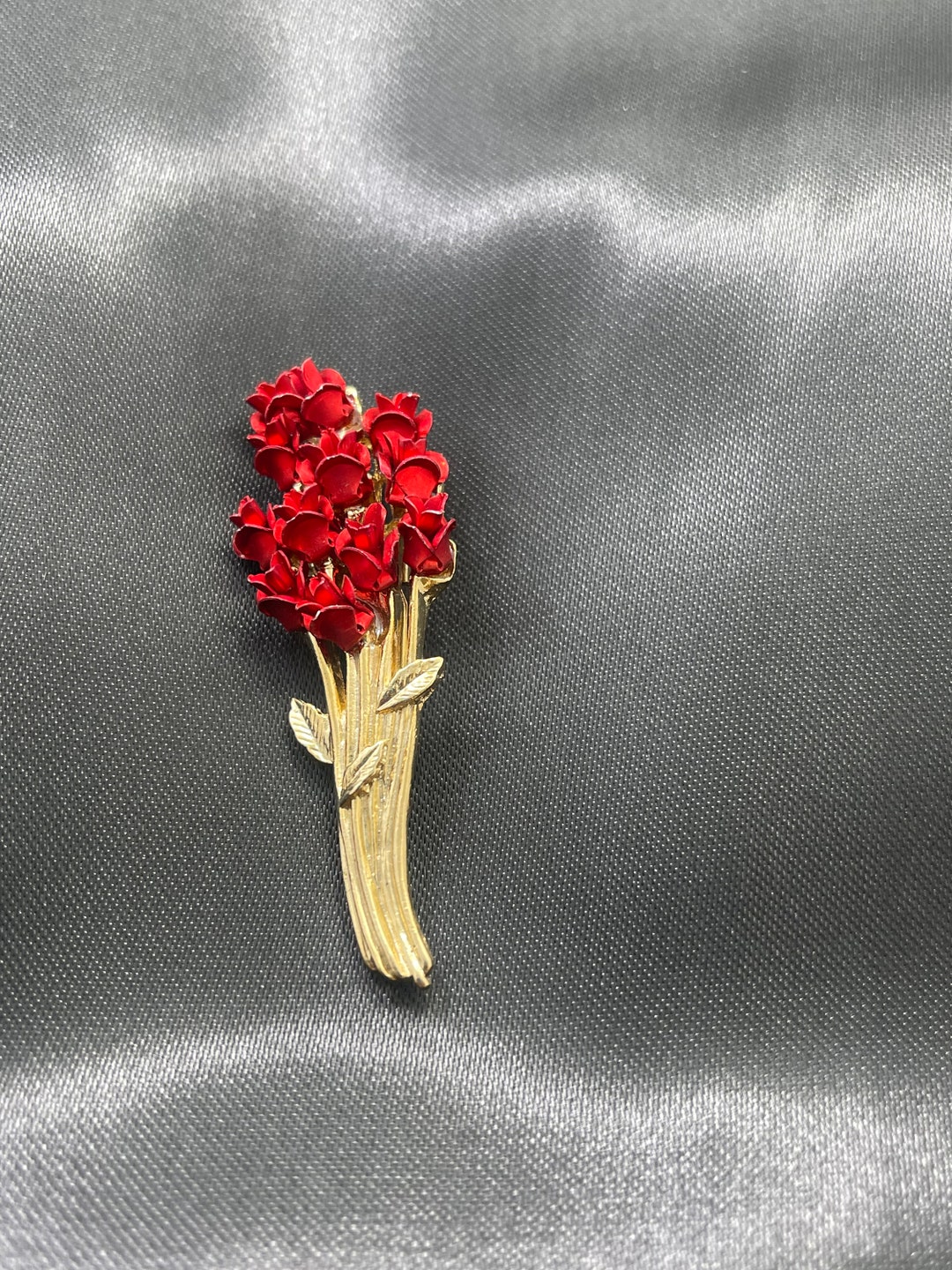 Dozen Roses Pin Brooch - Etsy