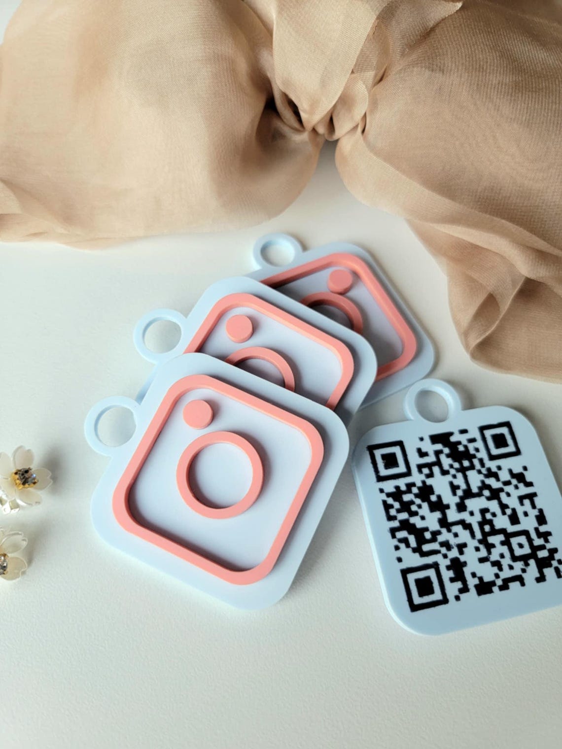 QR Code Keyring Personalized Keychain With QR Code Instagram Facebook ...
