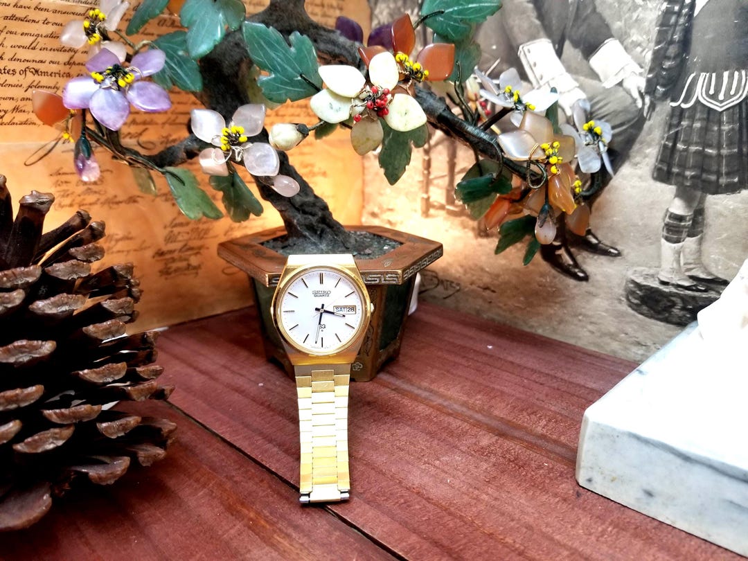 Seiko SQ Gold Tone Date Window Watch #044614 - Etsy