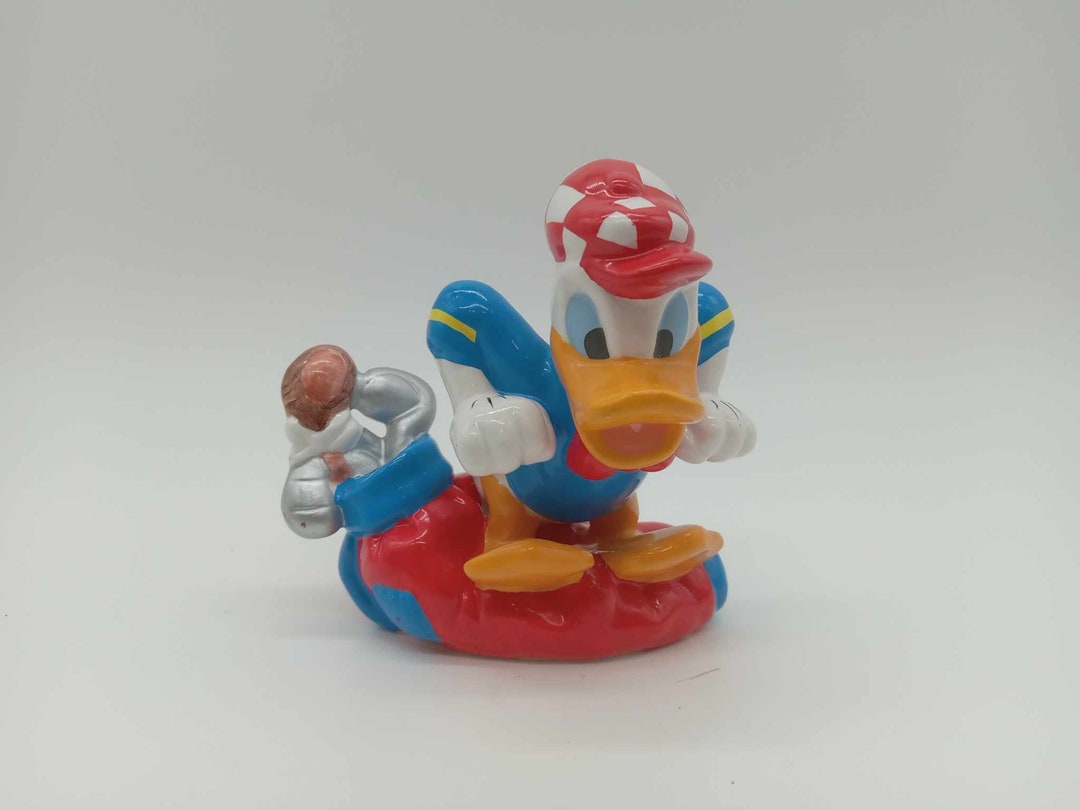 Disney's Donald Duck Golfing - Jumping on Golg Bag Ceramic Figurine - Etsy