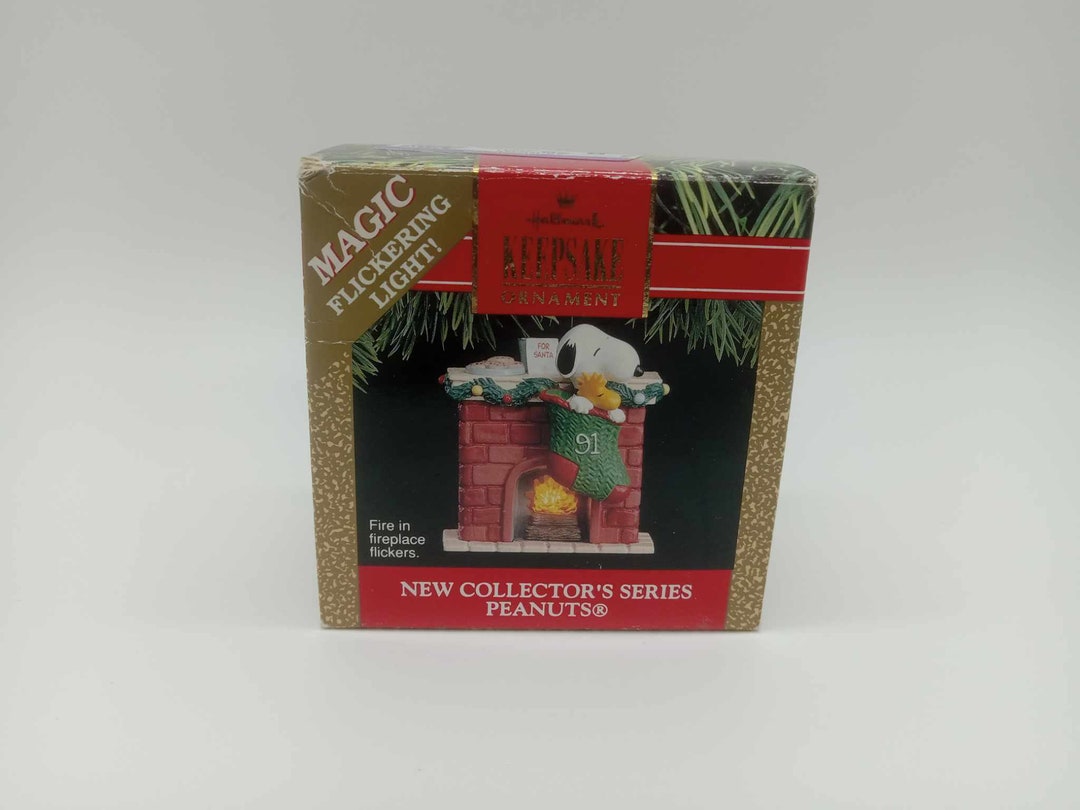 Hallmark Snoopy Magic Flickering Light Fire in Fireplace - Etsy