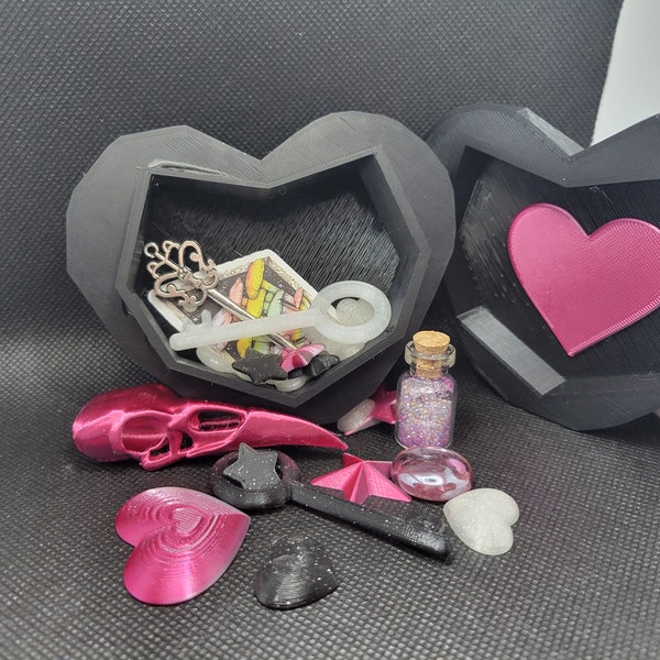 Zombie Pod Green Treasure & a Human Skull Token Trinkets, Stars, Mini ...