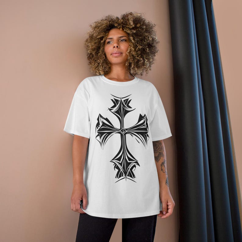 Camiseta estampada con una cruz de gran tamaño de Champion (grunge ...
