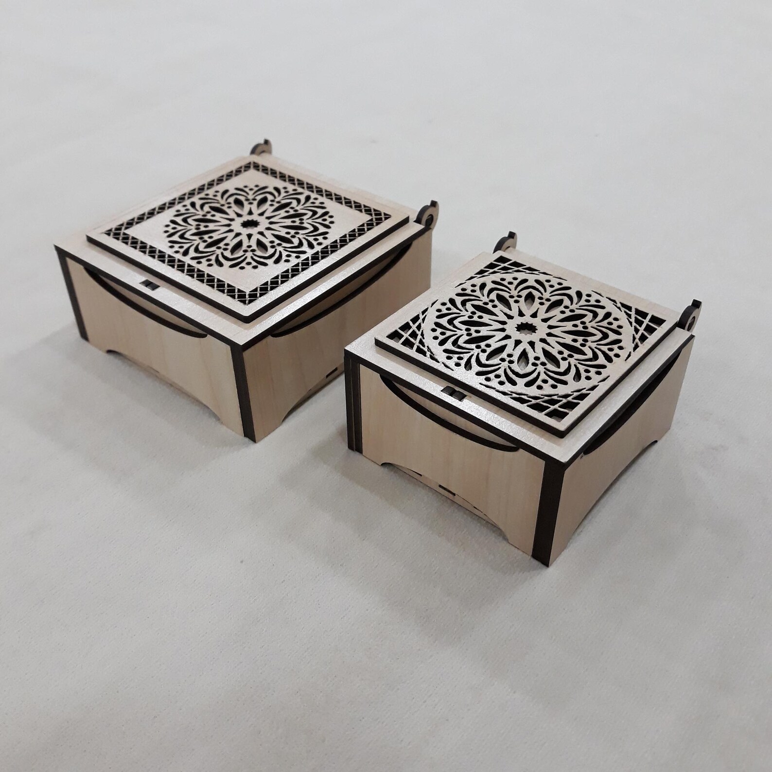 Laser Cut Wooden Gift Box With Flapping Lid in 2 Different Size, 3mm 1 ...