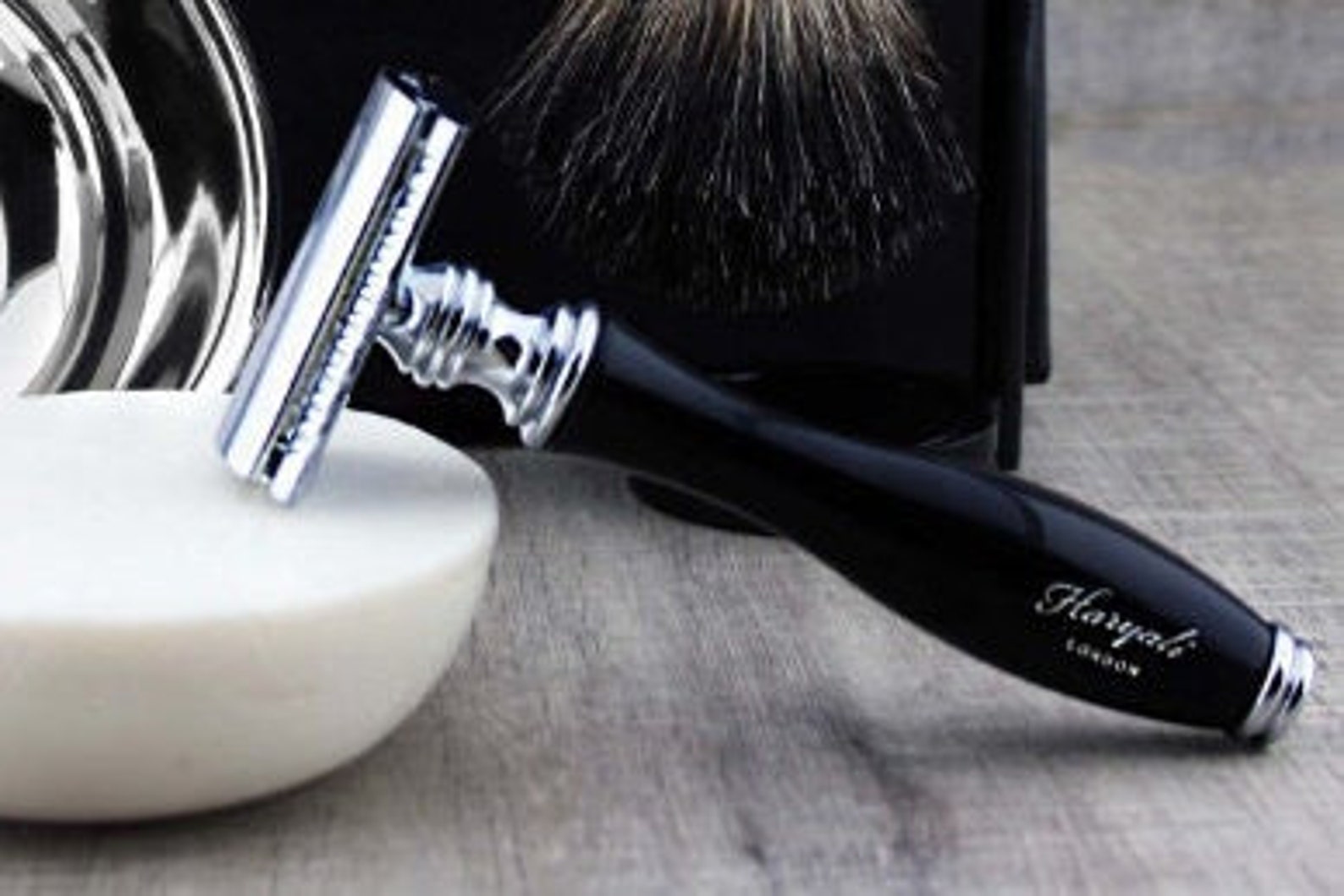 Deluxe Men's Shaving Kit: Premium Grooming Set With Razor and Shaving ...