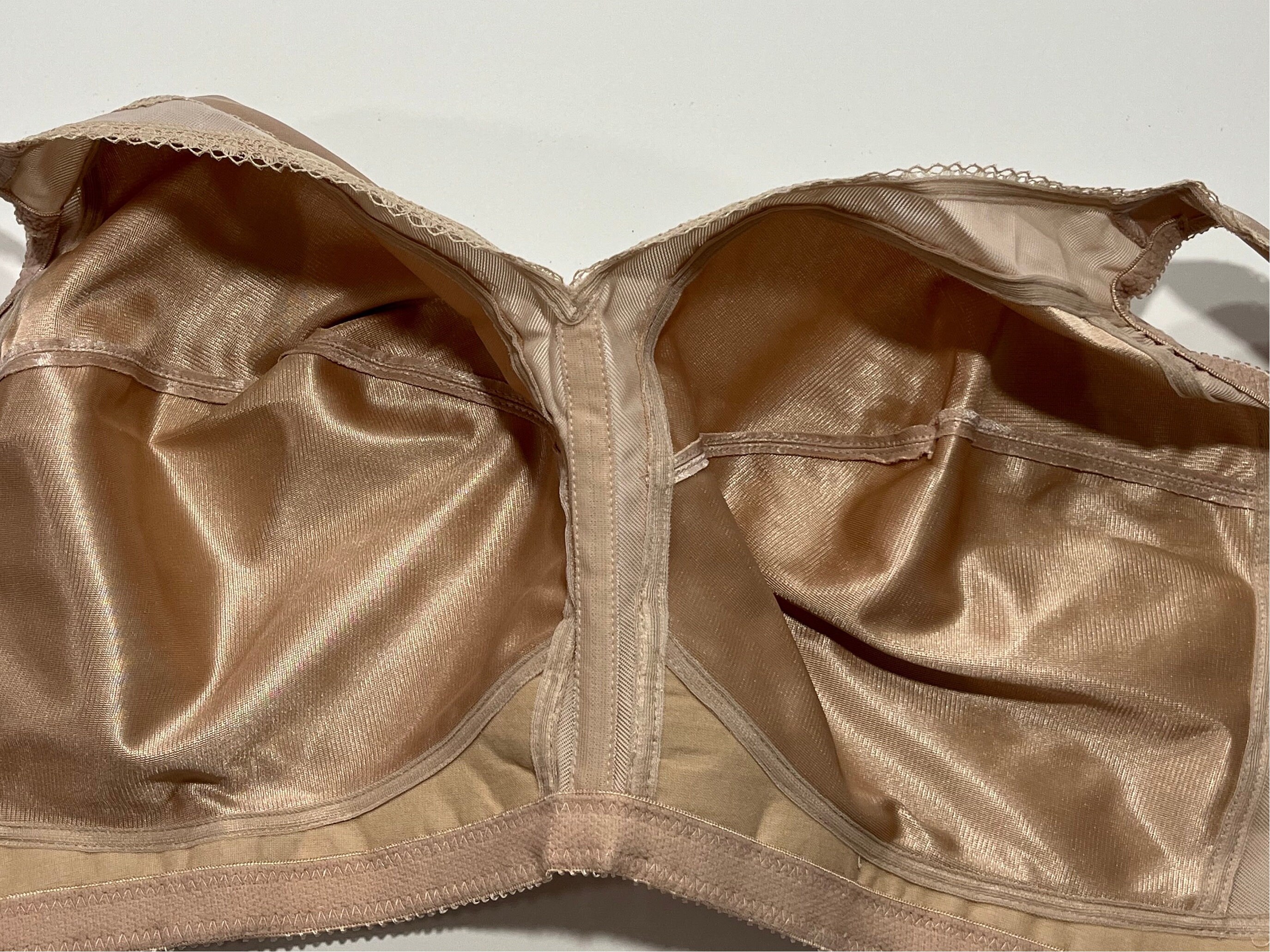 Like New Playtex 18 Hr Womens Beige Bra 44D 4693 No Wire Free Wireless ...