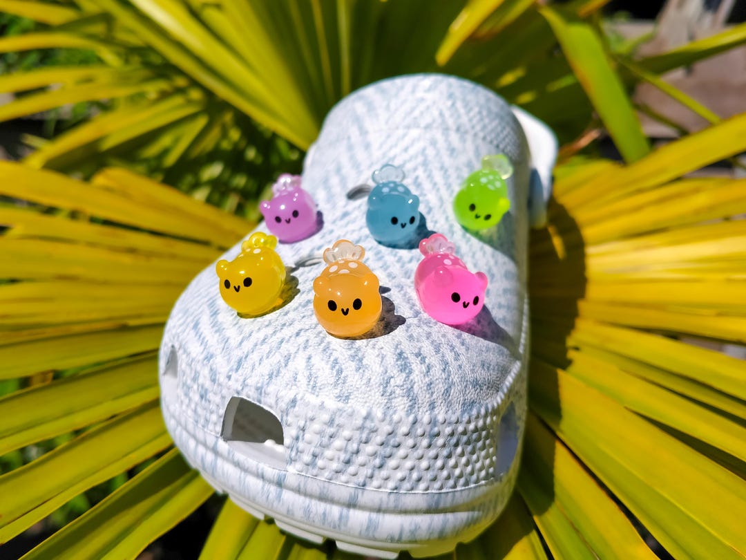 Luminous Sea Slug Shoe Charms | 3D Glow in the Dark Animal Shoe Clips ...