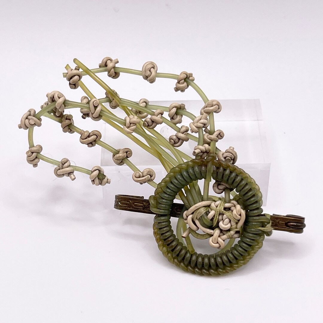 Original 1940's Green and Cream Wartime Make Do and Mend Wire Brooch With Flower Spray Middle - Etsy