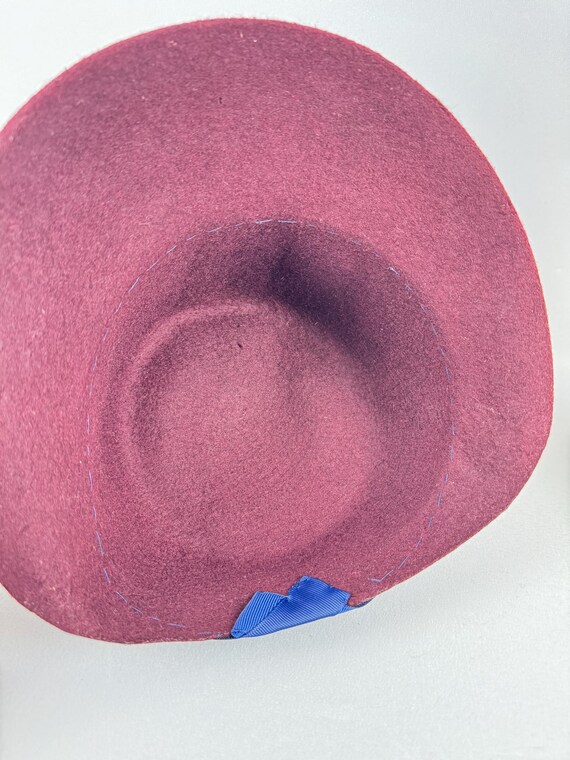 Original 1940's Burgundy Felt Bonnet Hat with Blue Gr… - Gem