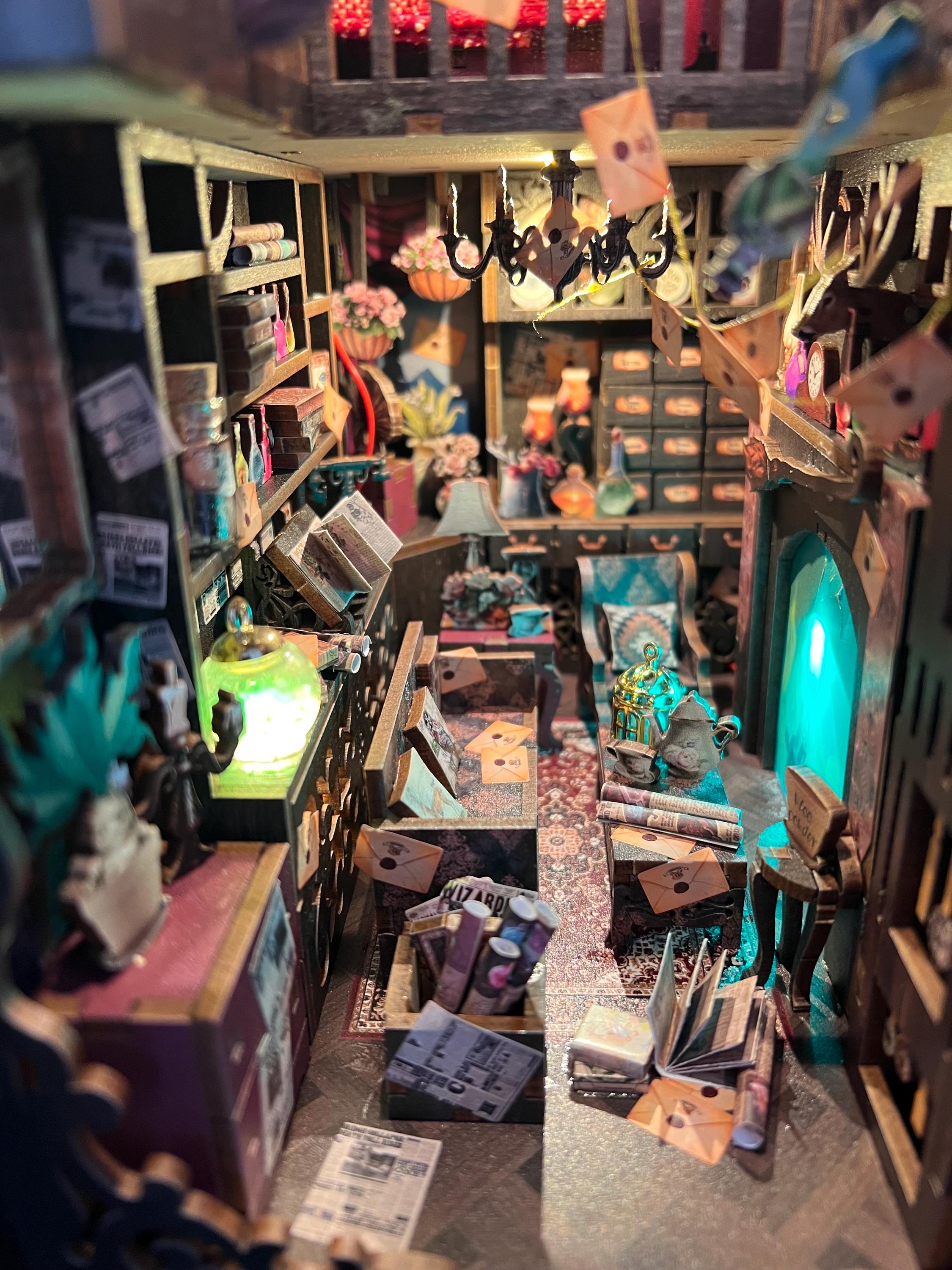 COMPLETED Book Nook: the House of Magic With Dust Cover + Touch ...