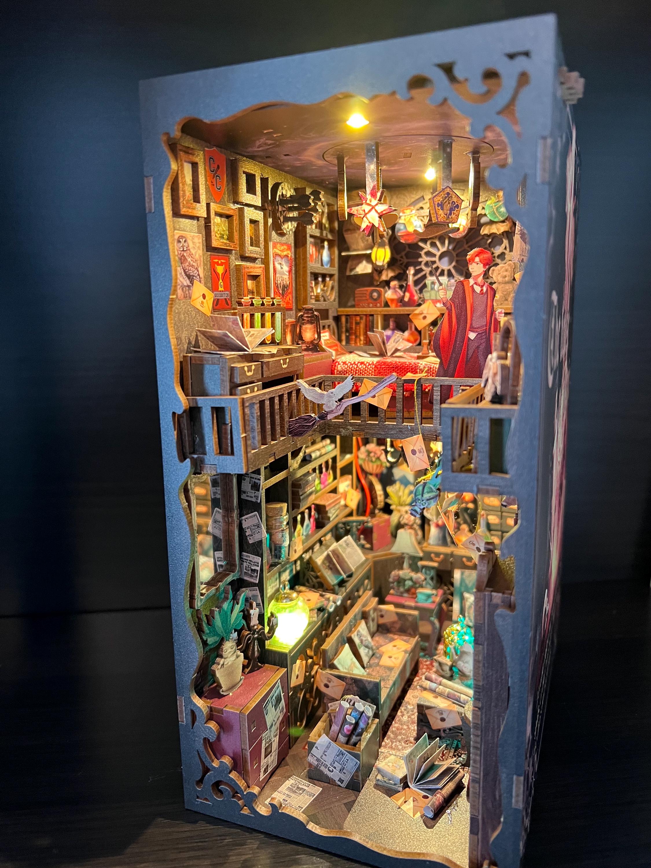 COMPLETED Book Nook: the House of Magic With Dust Cover + Touch ...