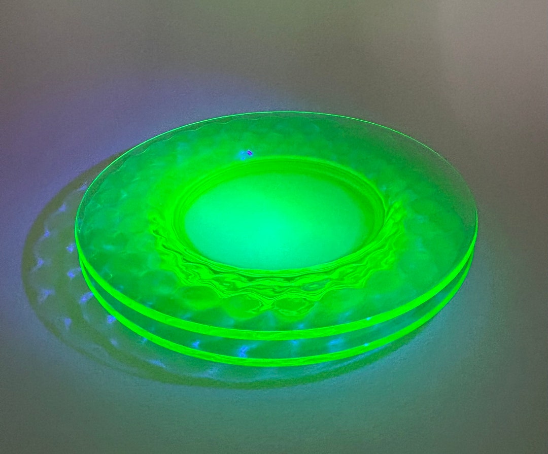 Vintage Uranium Glass Plates - Set of 2 - Etsy