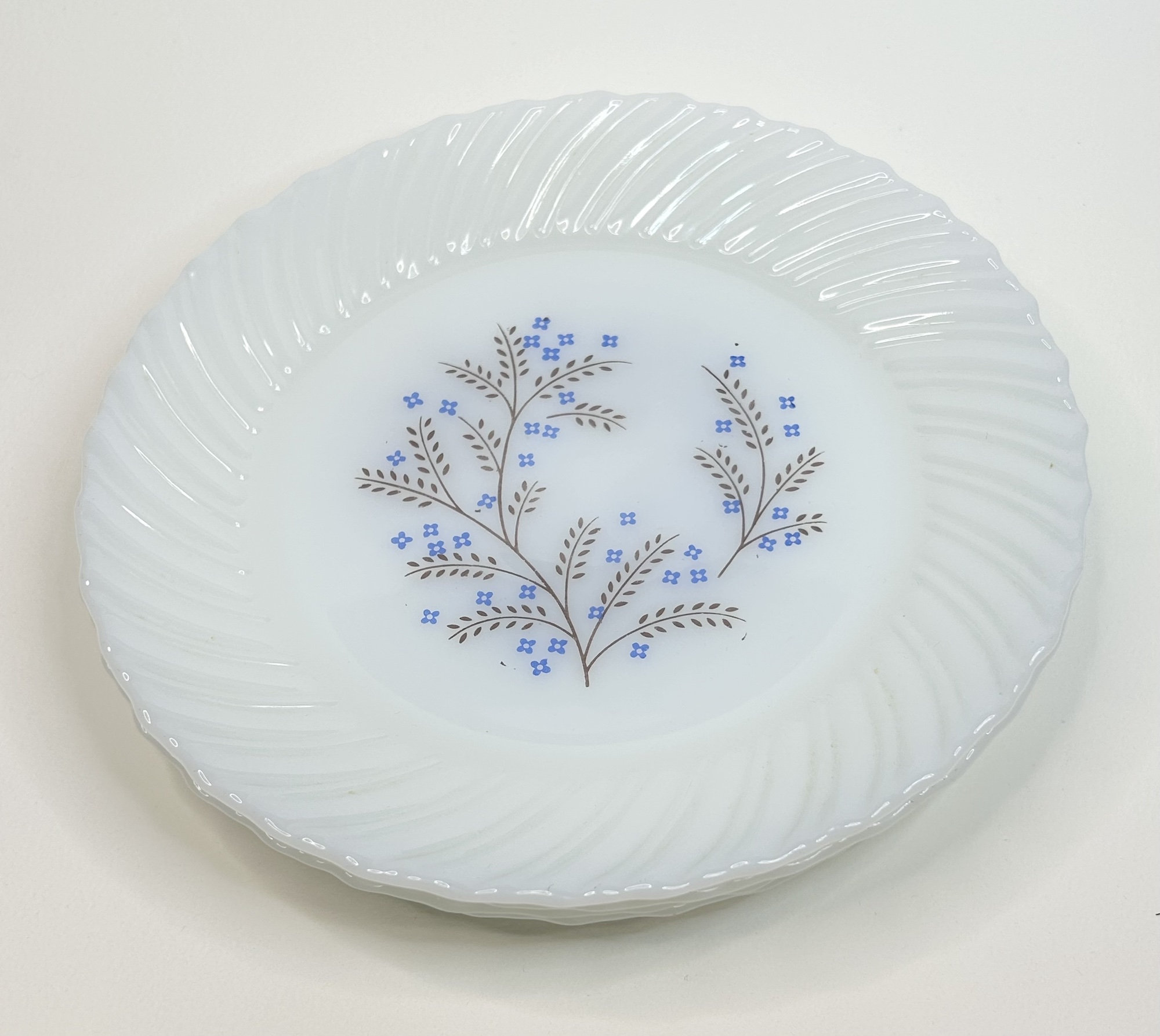 Vintage Termocrisa Milk Glass Floral Plates - Set of 4 - Fireking ...