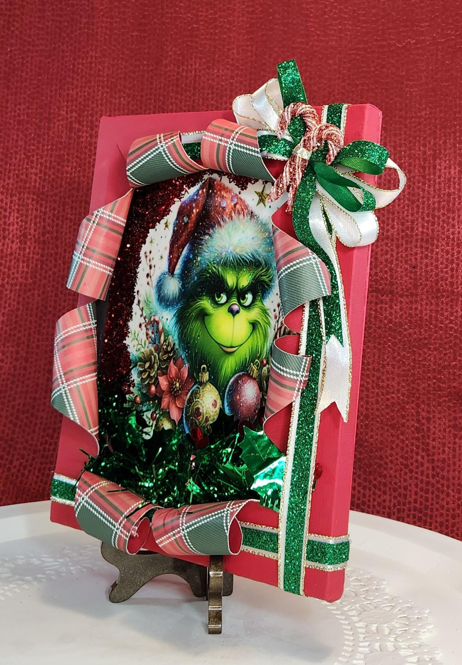 Busted Canvas Art, Grinch With Ornaments 8x10 Frame - Etsy