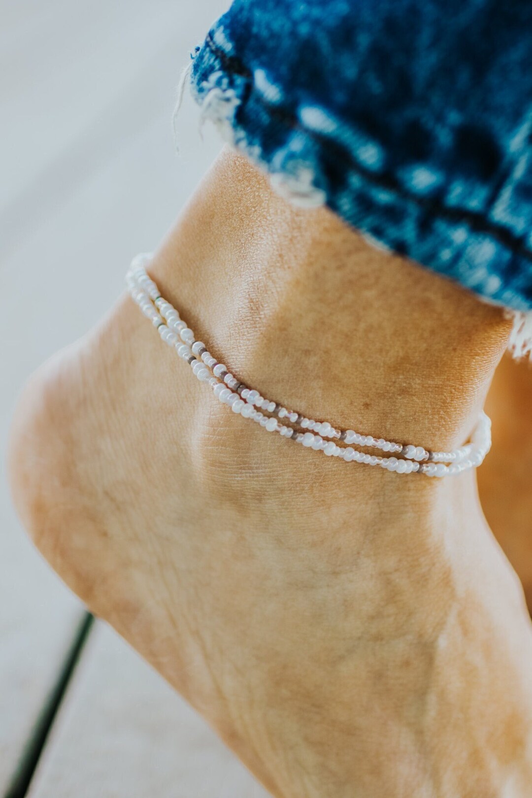 MOUNTAIN PEAKS - Dreamy White and Gray Anklet - Double Wrap Boho Anklet ...