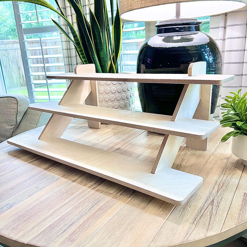 3-tier Baltic Birch Display Stand: 30