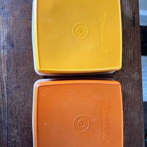 Vintage Tupperware 670 Square A Way Sandwich Keeper Yellow & Orange Set ...