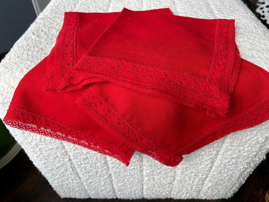 Set of 4 Vintage Red & Lace Table Napkins - Etsy
