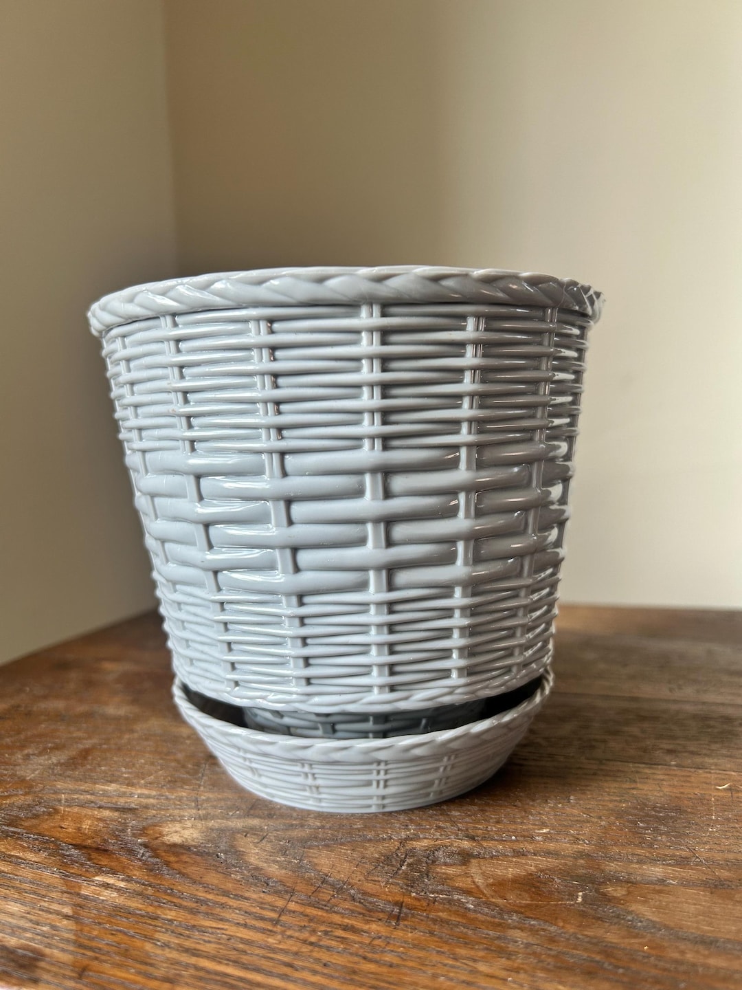 Vintage Lawnware Faux Wicker Light Gray 6” Planter Pot With Drip Tray ...