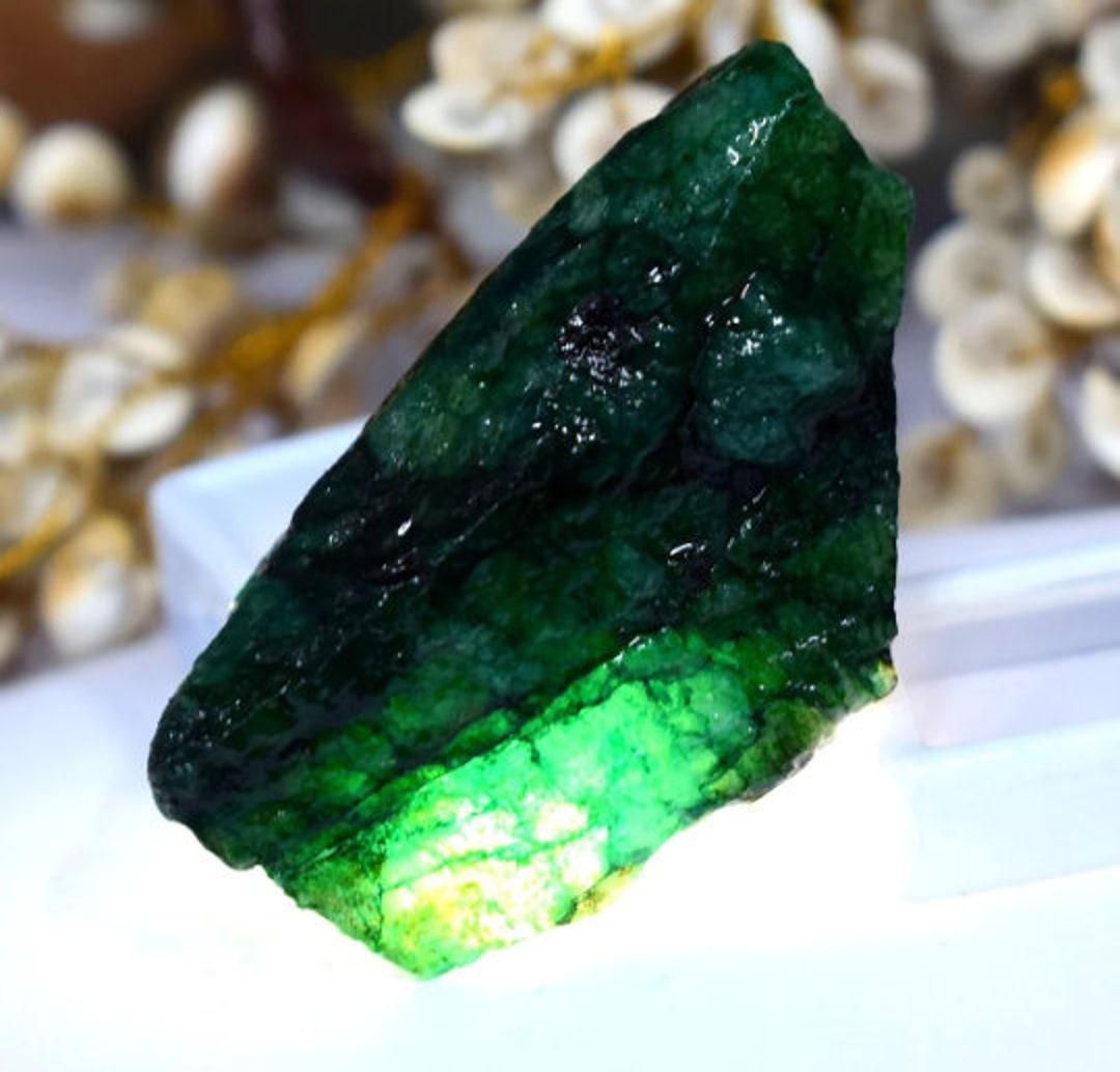 Most Rare Uncut Emerald Rough 250 Carat (approx.) Raw Rough Emerald ...