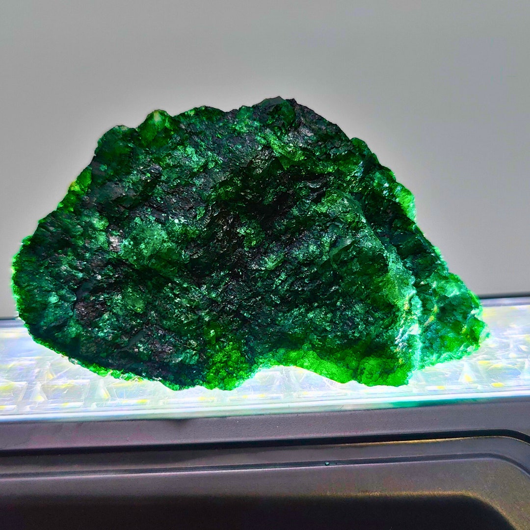 Uncut Emerald With AAA Quality 945 Ct. Raw Emerald Green Rough Emerald ...