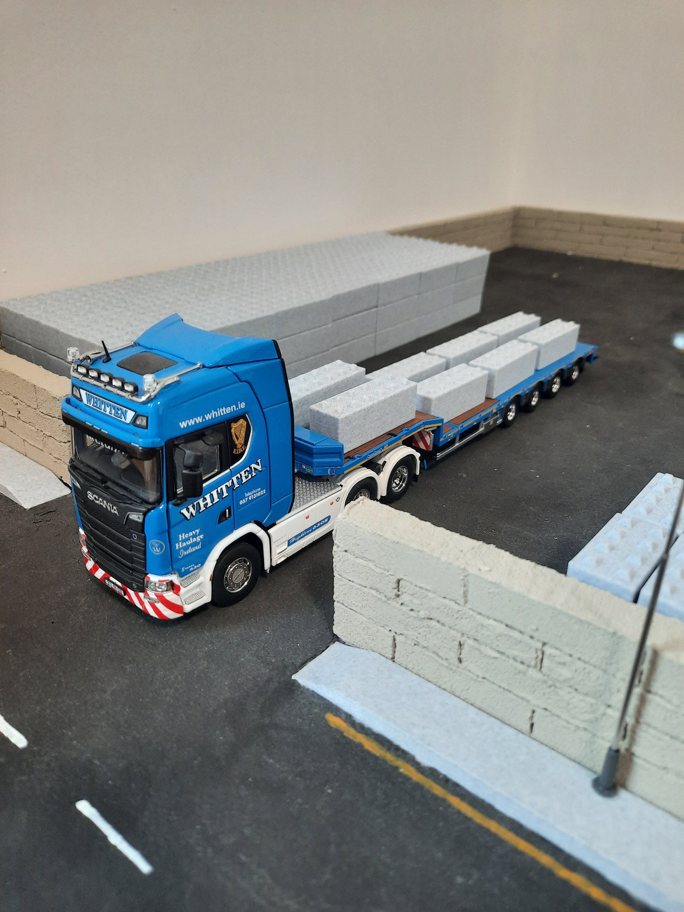 1:50 Scale Long Concrete Interlocking Block. 3D Printed. - Etsy