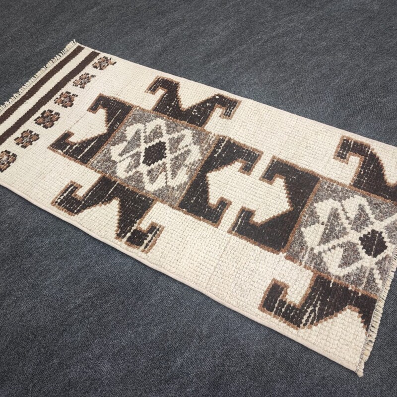 2x4 Runner Rug - Etsy