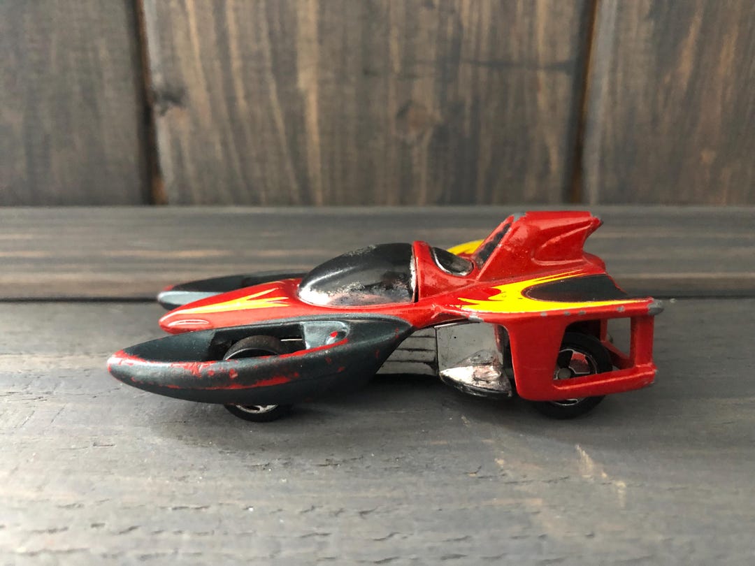 Pod Vee Red Maisto Fresh Metal 100 Collection Die Cast Metal 1:64 ...