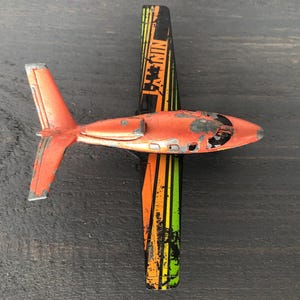 Cirrus Vision Pink Matchbox 1:64 Miniature Car Plane Aircraft Scale ...