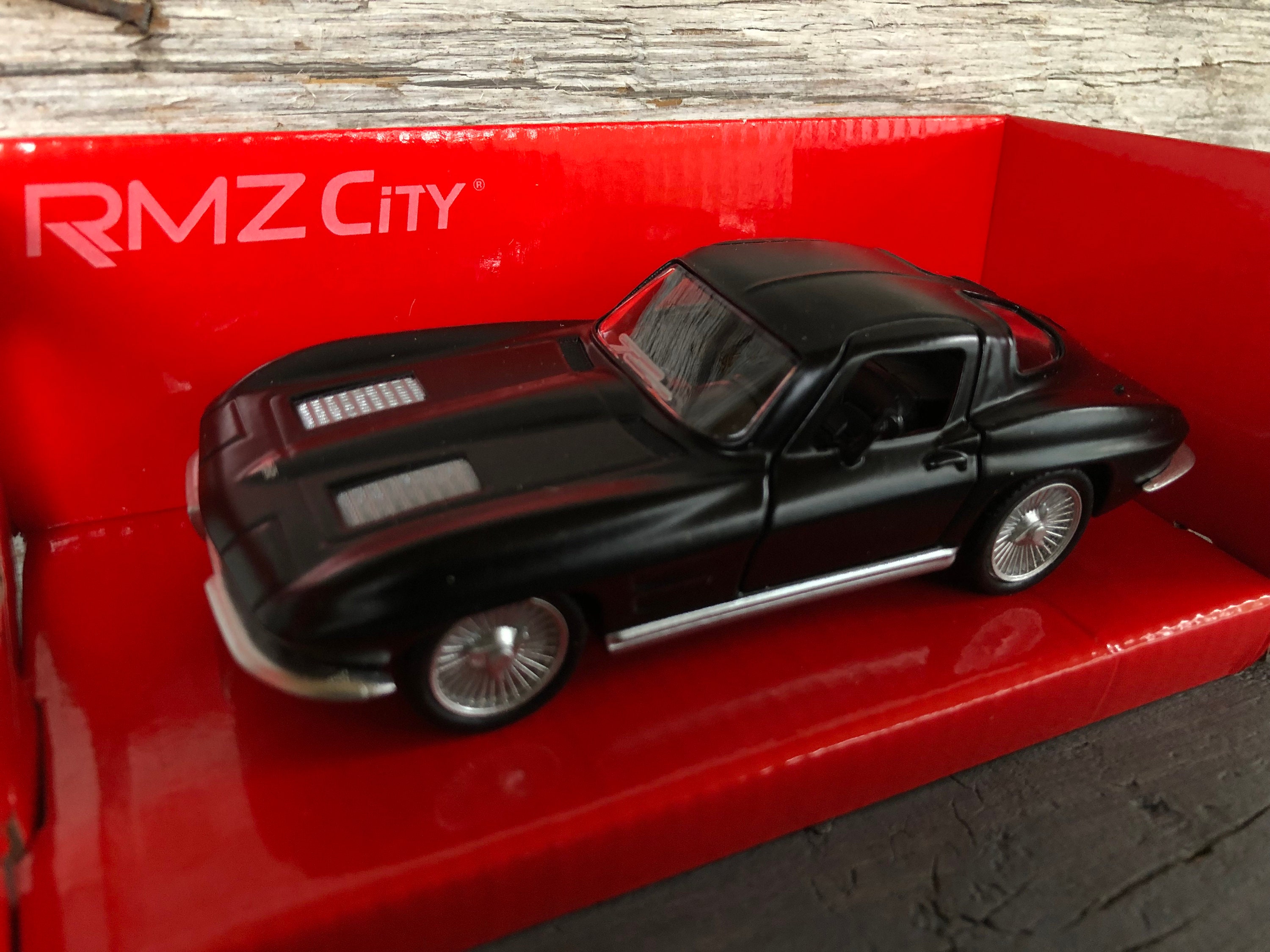 Chevrolet Corvette Stingray Split Window 1963 Matt Black RMZ Metal 1:36 ...