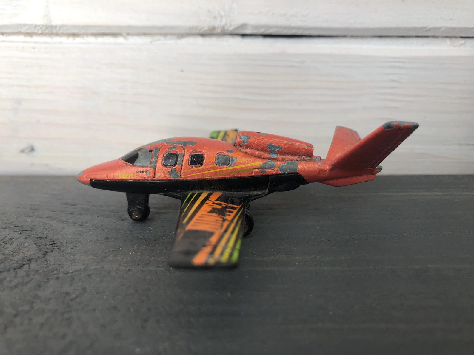 Cirrus Vision Pink Matchbox 1:64 Miniature Car Plane Aircraft Scale ...