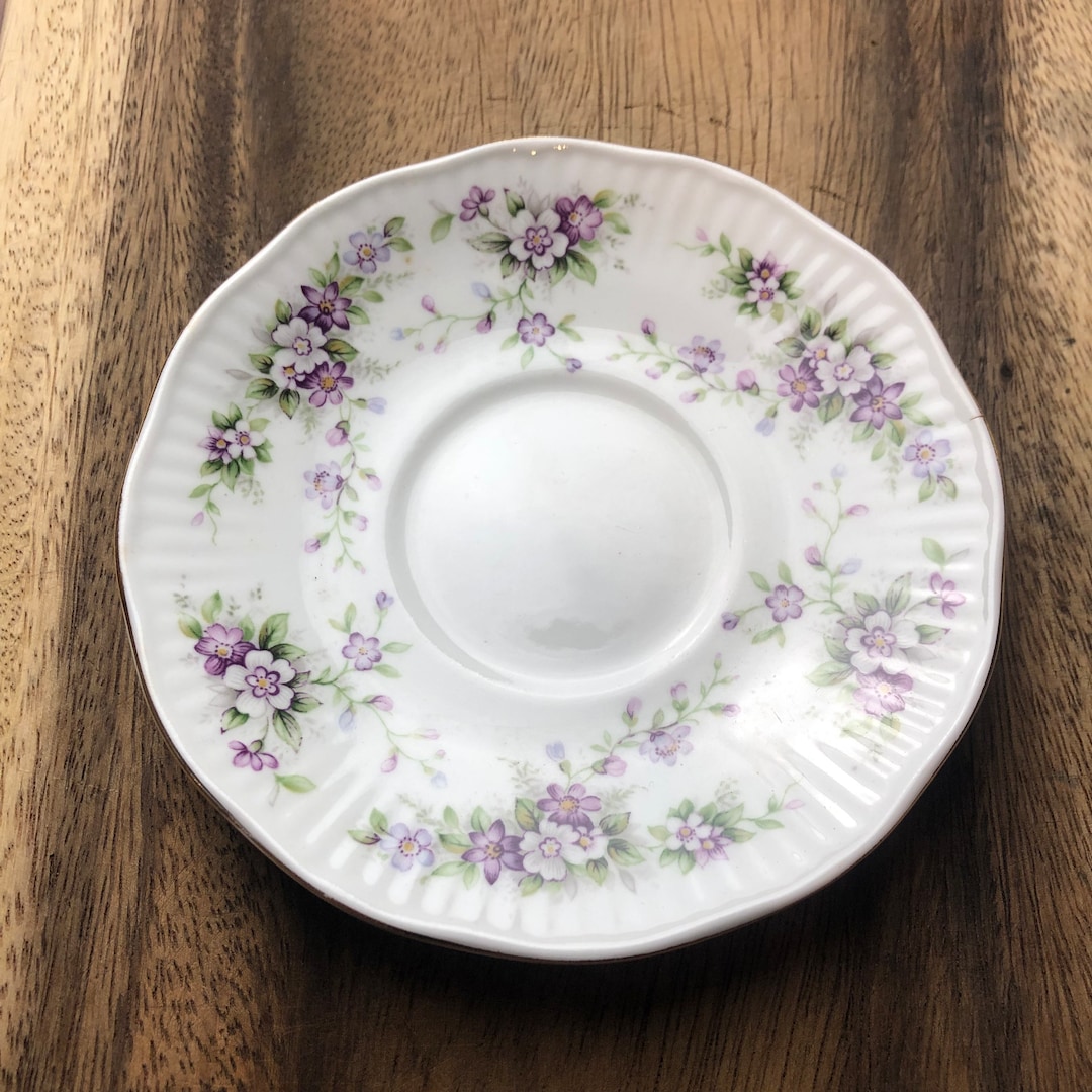 Vintage ELIZABETHAN England Fine Bone China Desert Teacup White Side ...