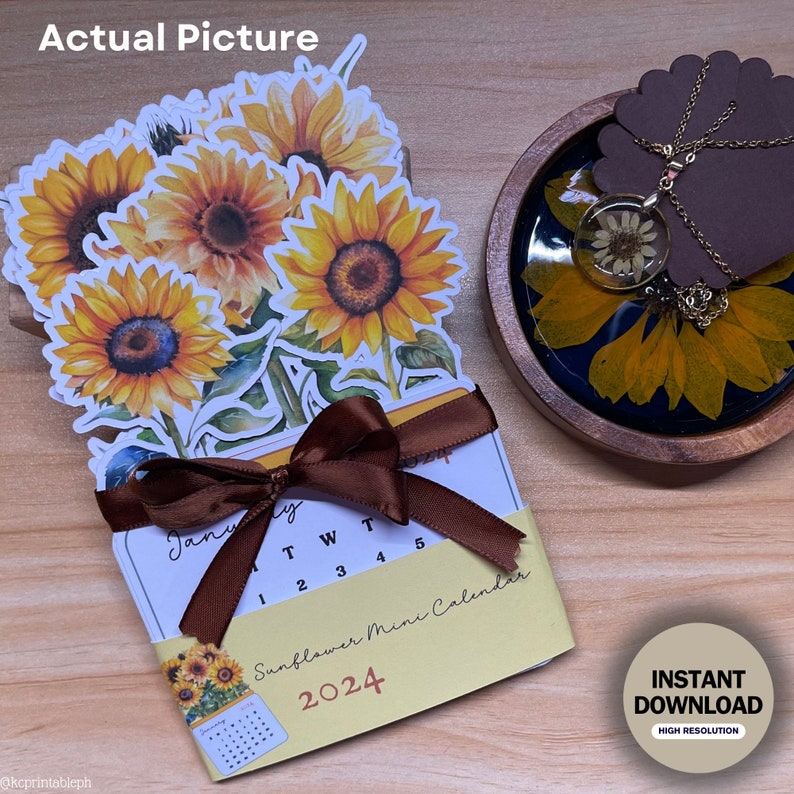 12 Png Sunflower Desk Calendar 2024-2025, Printable Flowers Desk ...