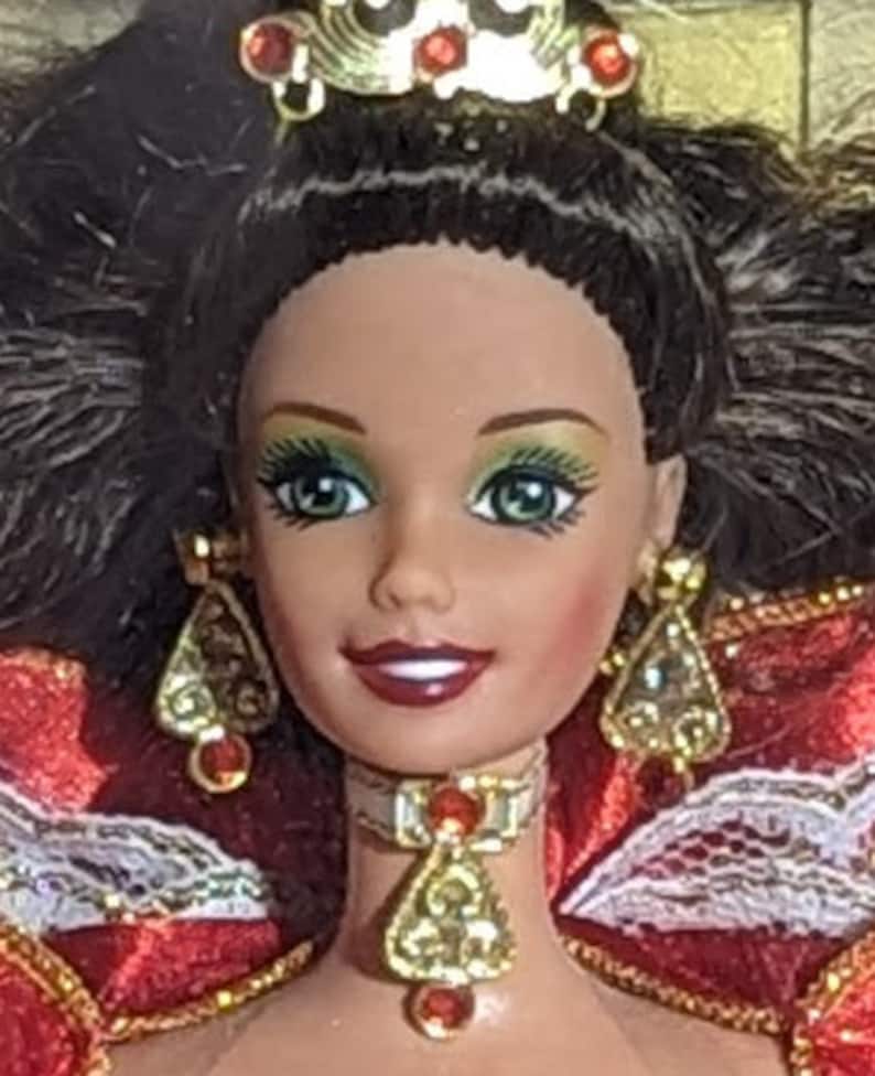 Happy Holidays Barbie (1997) #17832 - Green Eyes With Blue Eye Misprint ...
