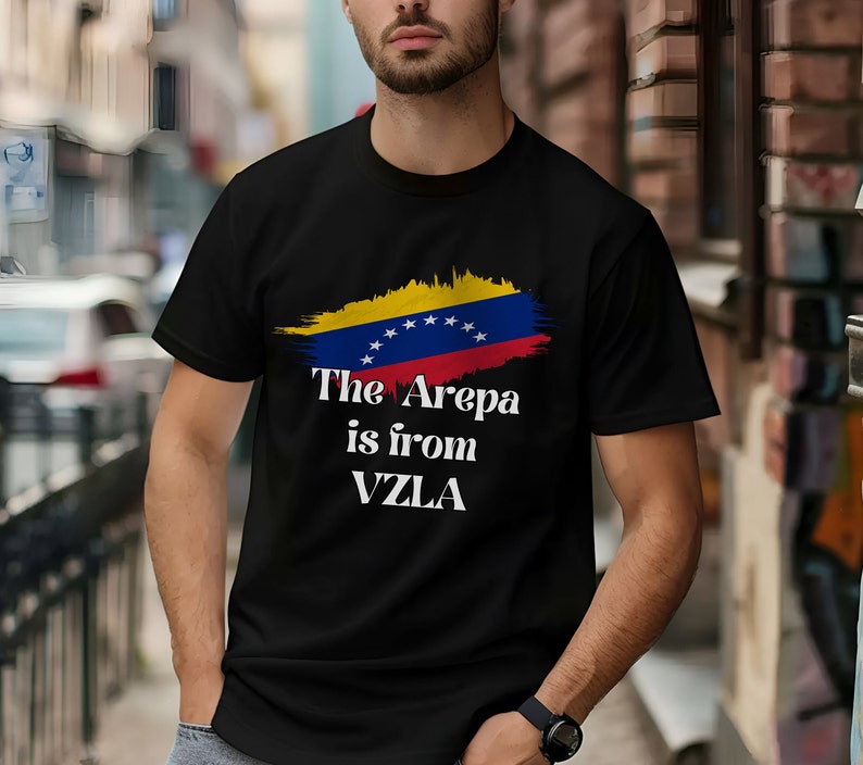 Camiseta Con La Bandera De Venezuela- La Arepa Es De Venezuela ...