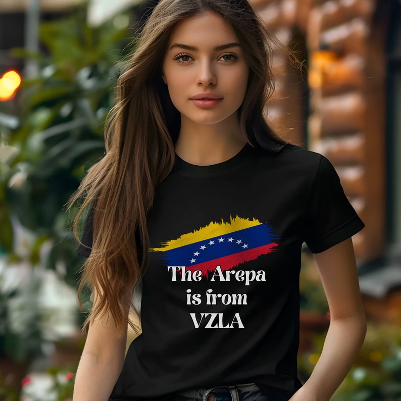 Camiseta Con La Bandera De Venezuela- La Arepa Es De Venezuela ...
