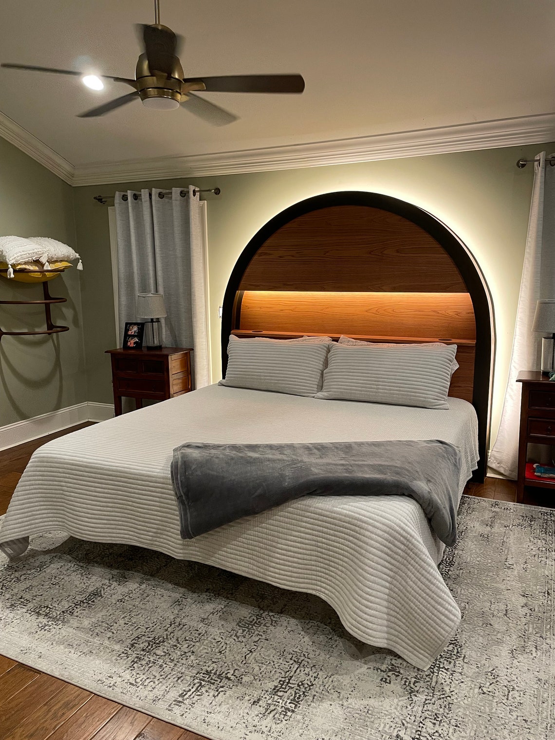 Arched Headboard Floating Bed - Etsy