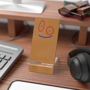 Smiley Phone Stand - Playful Doodle Face Phone Holder - Desk Accessory ...