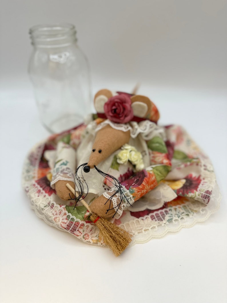 Mrs. Madeline Doodleby: Handmade Mouse on Ball Mason Jar - Etsy