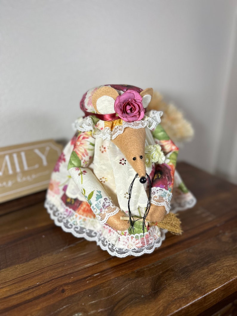 Mrs. Madeline Doodleby: Handmade Mouse on Ball Mason Jar - Etsy