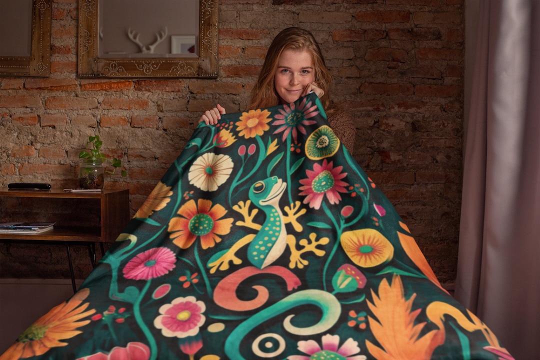 Gecko Blanket, Groovy Gecko Blanket, Flower Power Gecko Throw, Boho ...