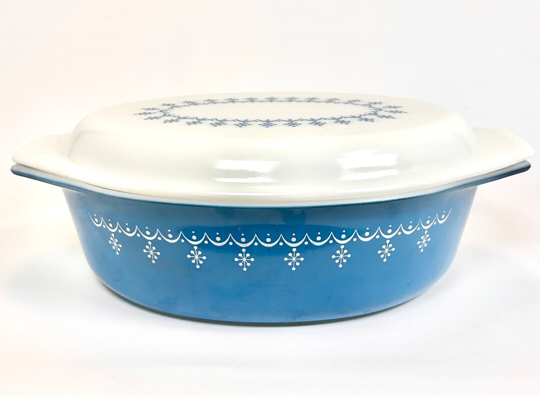 Pyrex Blue Snowflake 2.5 Quart Large Oval/garland Pattern With Matching ...